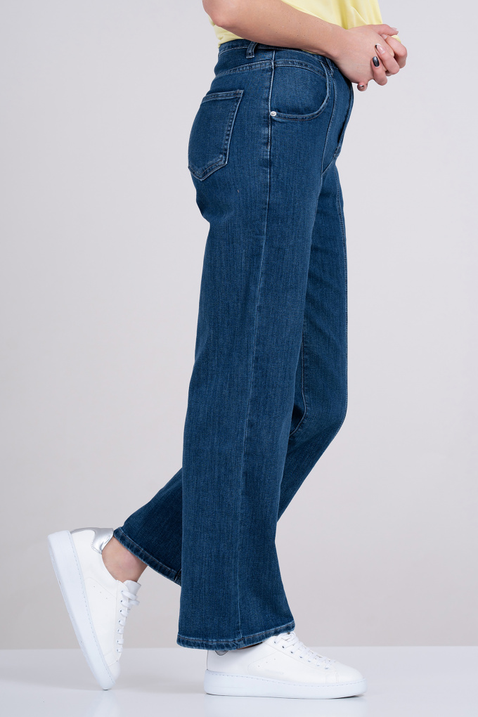 Дамски еластични дънки в тъмносиньо с преден шев - Gang.bg