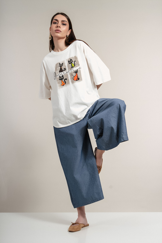 Дамски памучен панталон в синьо със скъсени широки крачоли - Gang.bg